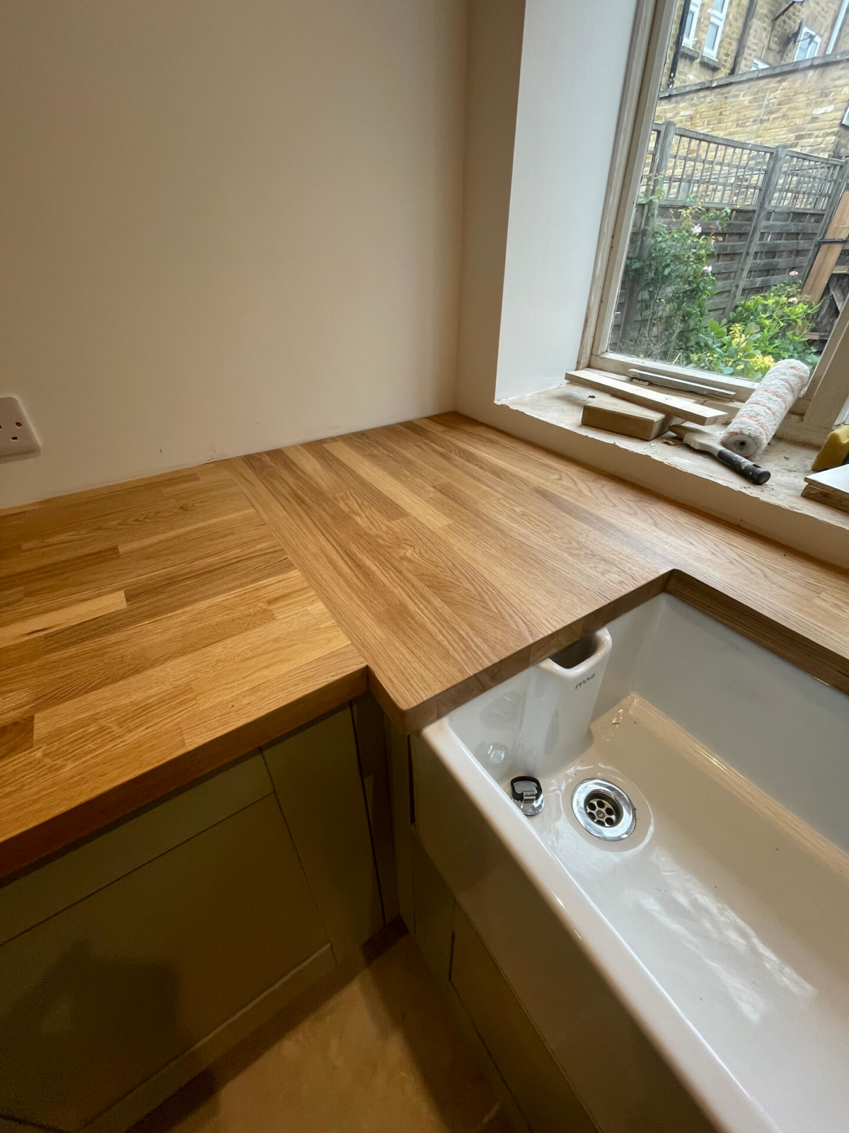 Kitchen worktop fitting & installation in London | Olly London